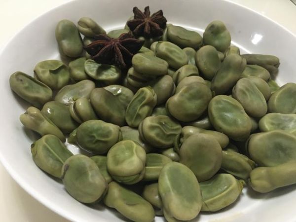盐水煮蚕豆怎么做_蚕豆煮多久才入味-第1张图片-山城妙识
