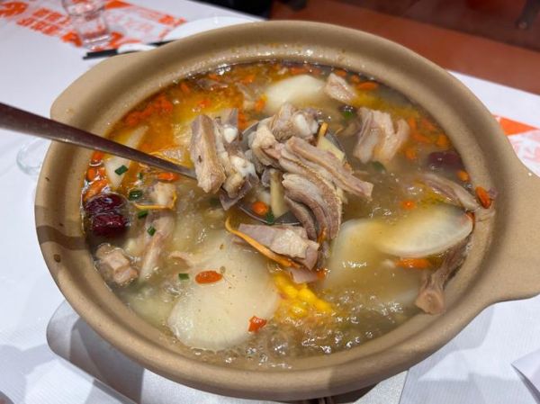 广式羊肉煲的做法大全窍门_羊肉煲怎么去除膻味-第3张图片-山城妙识