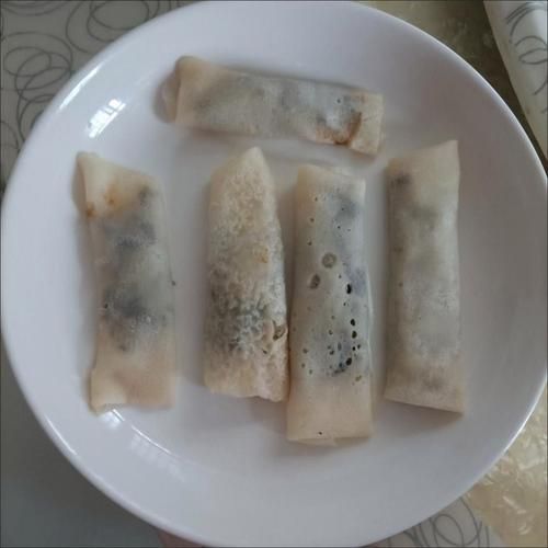 春卷皮电饼铛怎么做_春卷皮家常做法电饼铛-第2张图片-山城妙识