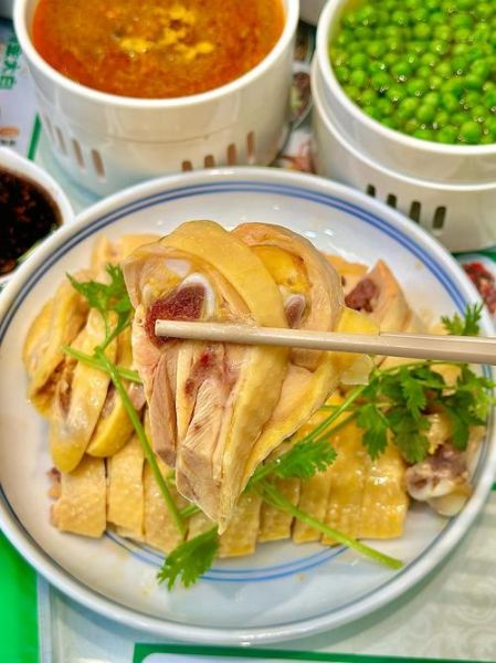 白斩鸡是什么意思_网络语白斩鸡是什么梗-第1张图片-山城妙识 白斩鸡是什么意思_网络语白斩鸡是什么梗-第1张图片-山城妙识