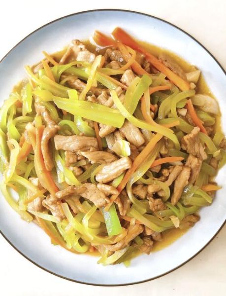 莴笋炒肉怎么炒才脆嫩_莴笋炒肉用哪块肉最好-第2张图片-山城妙识 莴笋炒肉怎么炒才脆嫩_莴笋炒肉用哪块肉最好-第2张图片-山城妙识