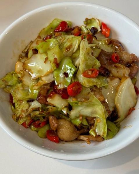 手撕卷心菜怎么炒好吃_手撕卷心菜要不要焯水-第1张图片-山城妙识 手撕卷心菜怎么炒好吃_手撕卷心菜要不要焯水-第1张图片-山城妙识