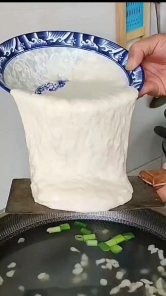 疙瘩汤的面疙瘩怎么做_面疙瘩不结块技巧-第1张图片-山城妙识 疙瘩汤的面疙瘩怎么做_面疙瘩不结块技巧-第1张图片-山城妙识