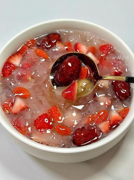 银耳羹怎么做_银耳羹的简单做法-第3张图片-山城妙识 银耳羹怎么做_银耳羹的简单做法-第3张图片-山城妙识