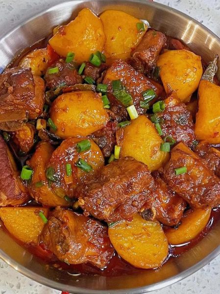 排骨土豆汤怎么炖好喝_排骨土豆汤放什么料-第1张图片-山城妙识
