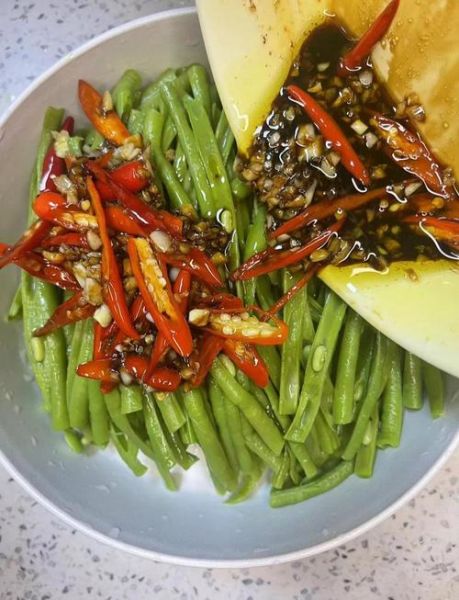 豆角过油后凉拌怎么做_豆角过油凉拌需要焯水吗-第1张图片-山城妙识