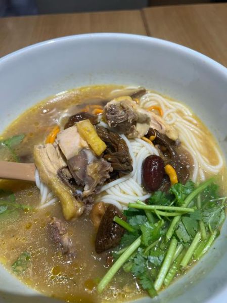 鸡汤面加什么配菜好吃_鸡汤面配菜推荐-第3张图片-山城妙识 鸡汤面加什么配菜好吃_鸡汤面配菜推荐-第3张图片-山城妙识