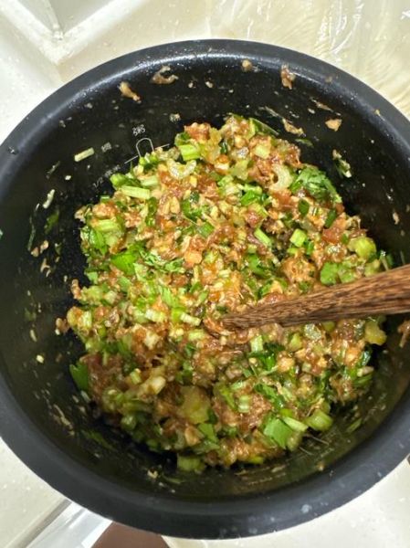 芹菜饺子馅怎么调好吃_芹菜饺子馅的调法-第2张图片-山城妙识 芹菜饺子馅怎么调好吃_芹菜饺子馅的调法-第2张图片-山城妙识