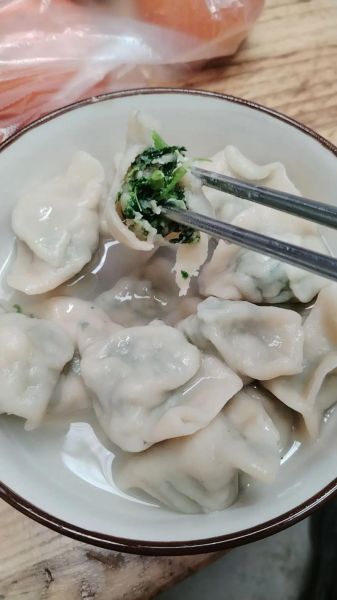 荠菜和什么菜包饺子好吃_荠菜饺子馅最佳搭配-第1张图片-山城妙识 荠菜和什么菜包饺子好吃_荠菜饺子馅最佳搭配-第1张图片-山城妙识