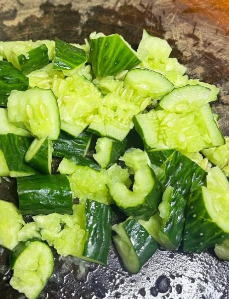 蒜泥黄瓜怎么拌好吃_蒜泥黄瓜的调料比例-第1张图片-山城妙识 蒜泥黄瓜怎么拌好吃_蒜泥黄瓜的调料比例-第1张图片-山城妙识