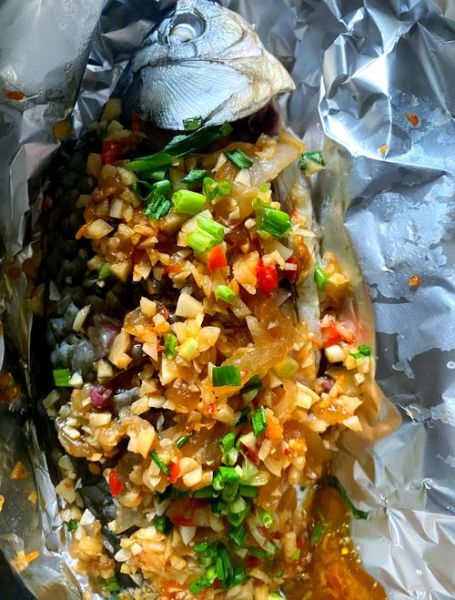 锡纸烤鱼怎么做_家庭版锡纸烤鱼的做法-第1张图片-山城妙识 锡纸烤鱼怎么做_家庭版锡纸烤鱼的做法-第1张图片-山城妙识