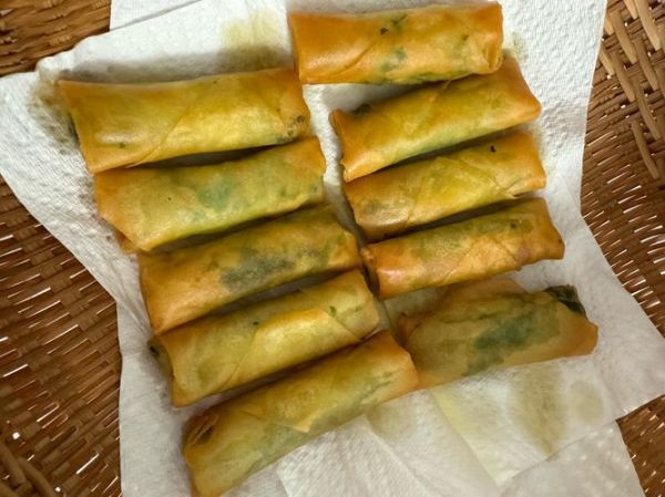 炸春卷为什么会爆炸_如何避免炸春卷爆油-第3张图片-山城妙识 炸春卷为什么会爆炸_如何避免炸春卷爆油-第3张图片-山城妙识