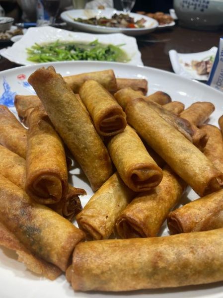 炸春卷为什么会爆炸_如何避免炸春卷爆油-第1张图片-山城妙识 炸春卷为什么会爆炸_如何避免炸春卷爆油-第1张图片-山城妙识