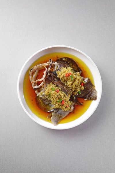 清蒸鱼头怎么做才好吃_清蒸鱼头最正宗的做法-第2张图片-山城妙识 清蒸鱼头怎么做才好吃_清蒸鱼头最正宗的做法-第2张图片-山城妙识