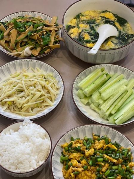 一家三口早餐吃什么_简单营养食谱推荐-第1张图片-山城妙识 一家三口早餐吃什么_简单营养食谱推荐-第1张图片-山城妙识