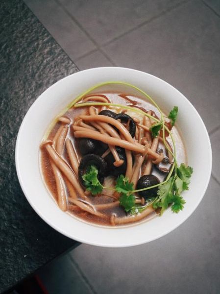 蘑菇汤面怎么做好吃_家常蘑菇汤面做法-第1张图片-山城妙识 蘑菇汤面怎么做好吃_家常蘑菇汤面做法-第1张图片-山城妙识