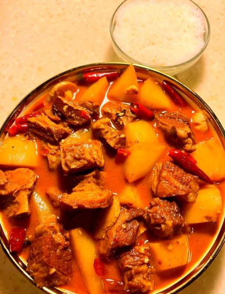 红烧土豆牛肉怎么做_红烧土豆牛肉的家常做法-第1张图片-山城妙识 红烧土豆牛肉怎么做_红烧土豆牛肉的家常做法-第1张图片-山城妙识