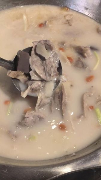 家庭羊肉汤怎么做_羊肉汤去膻味的小妙招-第1张图片-山城妙识 家庭羊肉汤怎么做_羊肉汤去膻味的小妙招-第1张图片-山城妙识