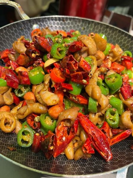 干锅肥肠最正宗的做法_干锅肥肠怎么做才脆嫩-第1张图片-山城妙识 干锅肥肠最正宗的做法_干锅肥肠怎么做才脆嫩-第1张图片-山城妙识