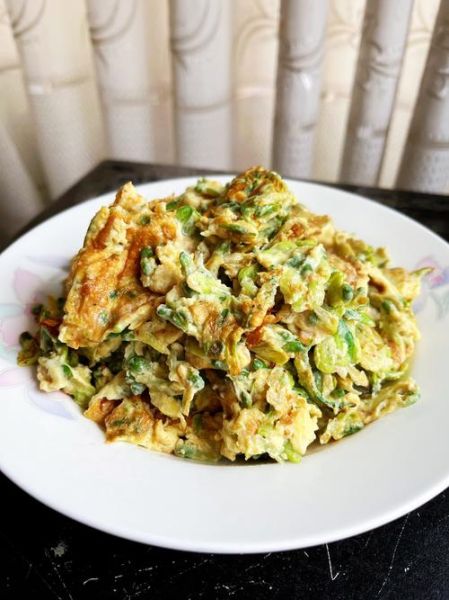 新鲜槐花炒鸡蛋怎么做_槐花炒鸡蛋要不要焯水-第1张图片-山城妙识 新鲜槐花炒鸡蛋怎么做_槐花炒鸡蛋要不要焯水-第1张图片-山城妙识