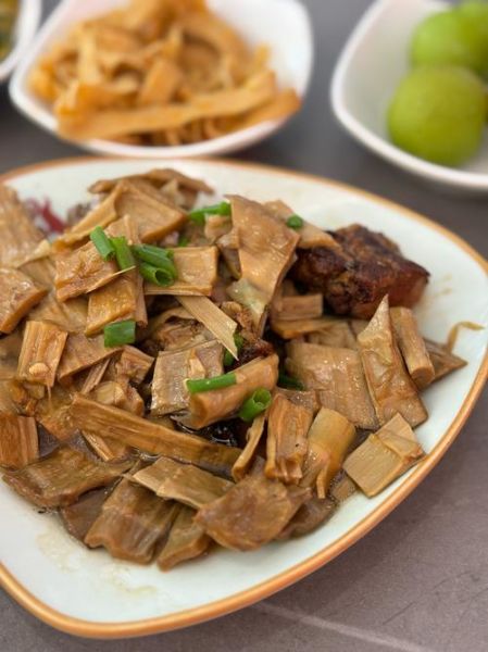 干竹笋炒肉怎么做_干竹笋炒肉焯水还是不焯水-第1张图片-山城妙识 干竹笋炒肉怎么做_干竹笋炒肉焯水还是不焯水-第1张图片-山城妙识