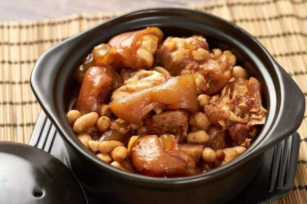 花生炖猪蹄怎么做_猪蹄花生汤的家常做法-第3张图片-山城妙识