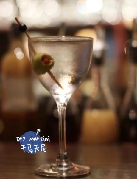 马天尼鸡尾酒起源_如何调制经典马天尼-第1张图片-山城妙识 马天尼鸡尾酒起源_如何调制经典马天尼-第1张图片-山城妙识