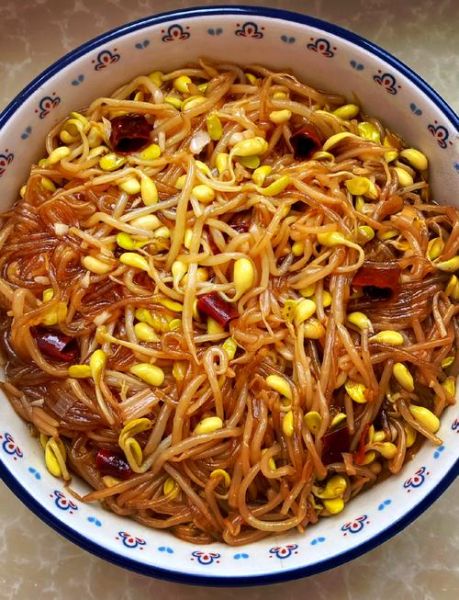 黄豆芽炖粉条怎么做好吃_黄豆芽炖粉条的家常做法-第1张图片-山城妙识 黄豆芽炖粉条怎么做好吃_黄豆芽炖粉条的家常做法-第1张图片-山城妙识