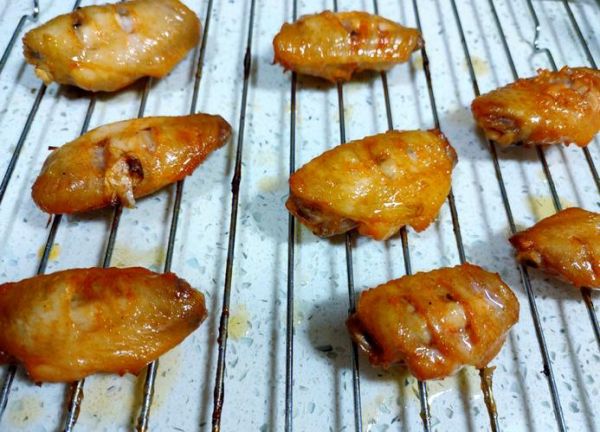 速冻奥尔良烤翅怎么做_烤箱温度时间设置-第2张图片-山城妙识