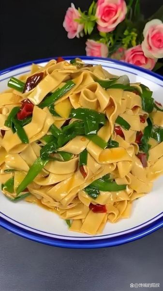 豆腐皮炒韭菜怎么做_豆腐皮炒韭菜热量高吗-第2张图片-山城妙识 豆腐皮炒韭菜怎么做_豆腐皮炒韭菜热量高吗-第2张图片-山城妙识