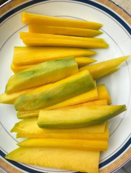 芒果怎么切丁_芒果切丁不流汁技巧-第1张图片-山城妙识 芒果怎么切丁_芒果切丁不流汁技巧-第1张图片-山城妙识