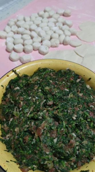 荠菜鸡蛋馅饺子怎么做_荠菜鸡蛋馅饺子怎么调馅才好吃-第3张图片-山城妙识 荠菜鸡蛋馅饺子怎么做_荠菜鸡蛋馅饺子怎么调馅才好吃-第3张图片-山城妙识
