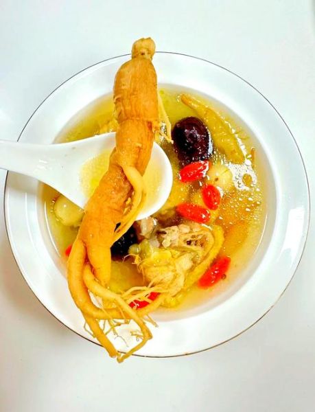 人参炖鸡汤的正确做法_人参鸡汤什么时候放人参-第1张图片-山城妙识 人参炖鸡汤的正确做法_人参鸡汤什么时候放人参-第1张图片-山城妙识