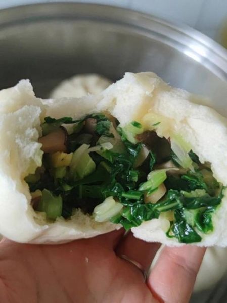 香菇青菜包子怎么做_香菇青菜包子馅怎么调-第2张图片-山城妙识 香菇青菜包子怎么做_香菇青菜包子馅怎么调-第2张图片-山城妙识