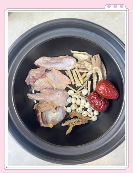 煲鸡汤补血补气用什么药材_气血两虚喝什么汤-第3张图片-山城妙识 煲鸡汤补血补气用什么药材_气血两虚喝什么汤-第3张图片-山城妙识