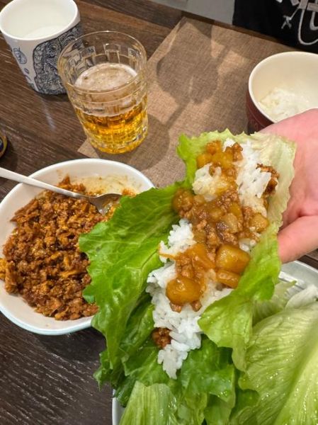 生菜包饭怎么做_生菜包饭热量高吗-第1张图片-山城妙识 生菜包饭怎么做_生菜包饭热量高吗-第1张图片-山城妙识