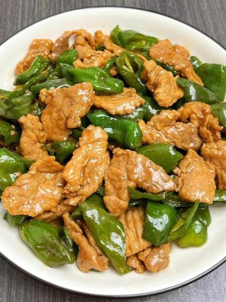 尖椒炒肉怎么炒好吃_尖椒炒肉简单做法-第2张图片-山城妙识 尖椒炒肉怎么炒好吃_尖椒炒肉简单做法-第2张图片-山城妙识