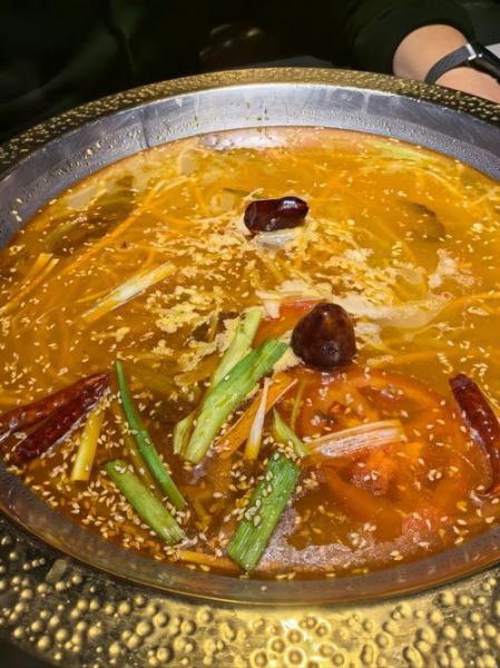 酸菜火锅怎么做窍门_酸菜火锅底料怎么炒才香-第1张图片-山城妙识 酸菜火锅怎么做窍门_酸菜火锅底料怎么炒才香-第1张图片-山城妙识