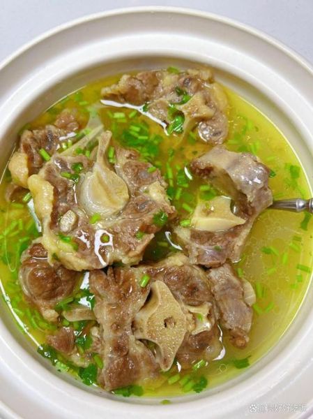 牛尾汤的功效与做法_怎么做最补气血-第3张图片-山城妙识 牛尾汤的功效与做法_怎么做最补气血-第3张图片-山城妙识