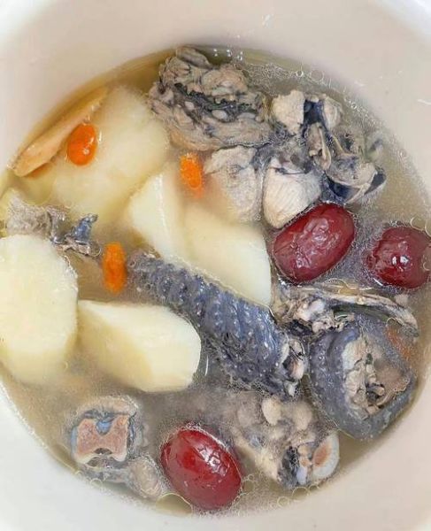 山药炖乌鸡汤的禁忌_哪些人不能吃-第2张图片-山城妙识 山药炖乌鸡汤的禁忌_哪些人不能吃-第2张图片-山城妙识