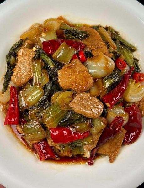 酸菜炒肉怎么做才好吃_酸菜炒肉的家常做法-第1张图片-山城妙识 酸菜炒肉怎么做才好吃_酸菜炒肉的家常做法-第1张图片-山城妙识