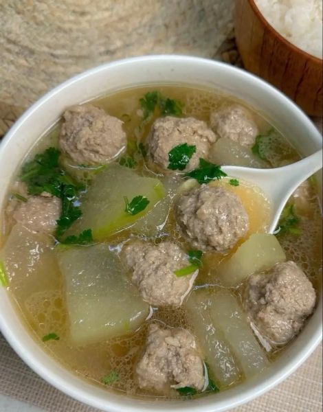丸子汤里放什么配菜好吃_家常丸子汤配菜推荐-第1张图片-山城妙识 丸子汤里放什么配菜好吃_家常丸子汤配菜推荐-第1张图片-山城妙识