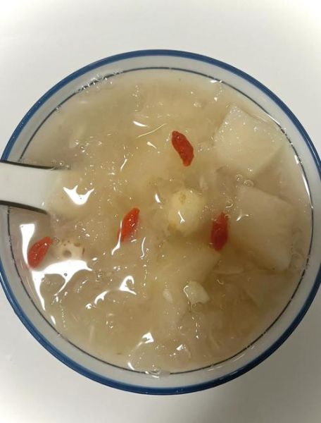 银耳雪梨汤怎么做_银耳雪梨汤的做法大全家常-第3张图片-山城妙识 银耳雪梨汤怎么做_银耳雪梨汤的做法大全家常-第3张图片-山城妙识