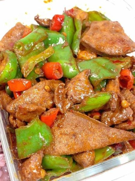 青椒炒猪肝要焯水吗_猪肝怎么炒才嫩-第1张图片-山城妙识 青椒炒猪肝要焯水吗_猪肝怎么炒才嫩-第1张图片-山城妙识