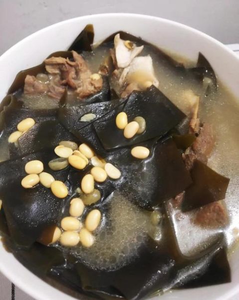海带筒子骨汤怎么炖好喝_海带筒子骨汤要焯水吗-第1张图片-山城妙识 海带筒子骨汤怎么炖好喝_海带筒子骨汤要焯水吗-第1张图片-山城妙识