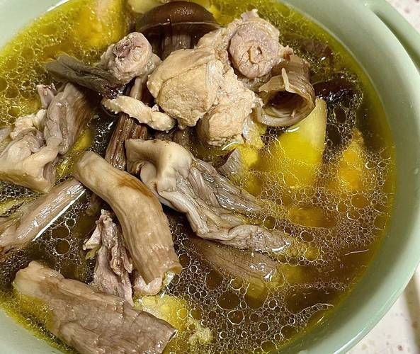 鸡肉和什么煲汤最营养_孕妇孩子喝什么汤最补-第3张图片-山城妙识