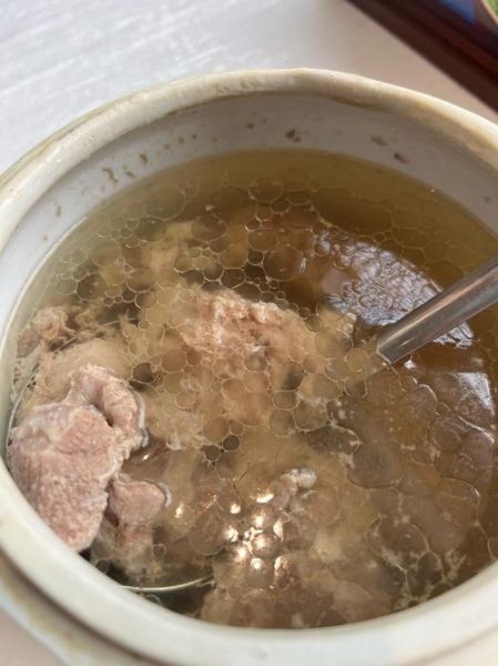 猪肉汤怎么炖才白_家常猪肉汤的做法大全-第1张图片-山城妙识 猪肉汤怎么炖才白_家常猪肉汤的做法大全-第1张图片-山城妙识