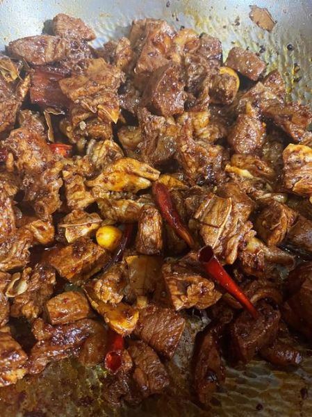 红烧牛肉怎么做好吃又嫩_家常红烧牛肉做法图解-第1张图片-山城妙识 红烧牛肉怎么做好吃又嫩_家常红烧牛肉做法图解-第1张图片-山城妙识