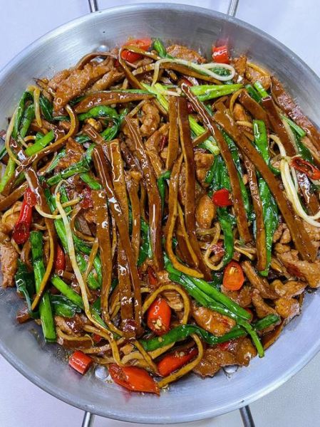 香干炒肉丝怎么炒好吃_香干炒肉丝家常做法-第2张图片-山城妙识