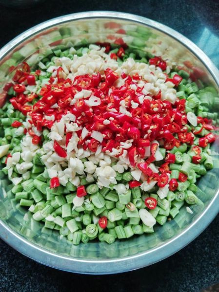 怎么腌酸豆角又脆又好吃_酸豆角腌制秘诀-第3张图片-山城妙识